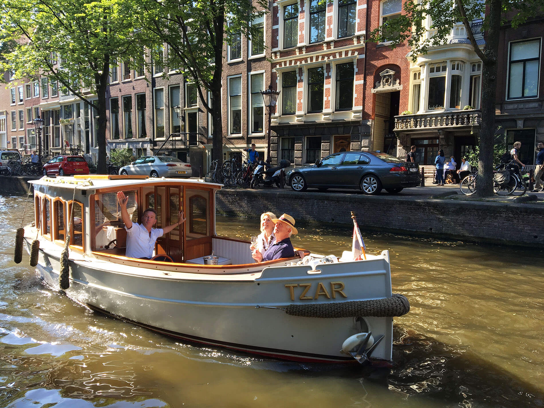 Grachtenfahrt Amsterdam - Bootstour mit privat Boot & auf deutsch